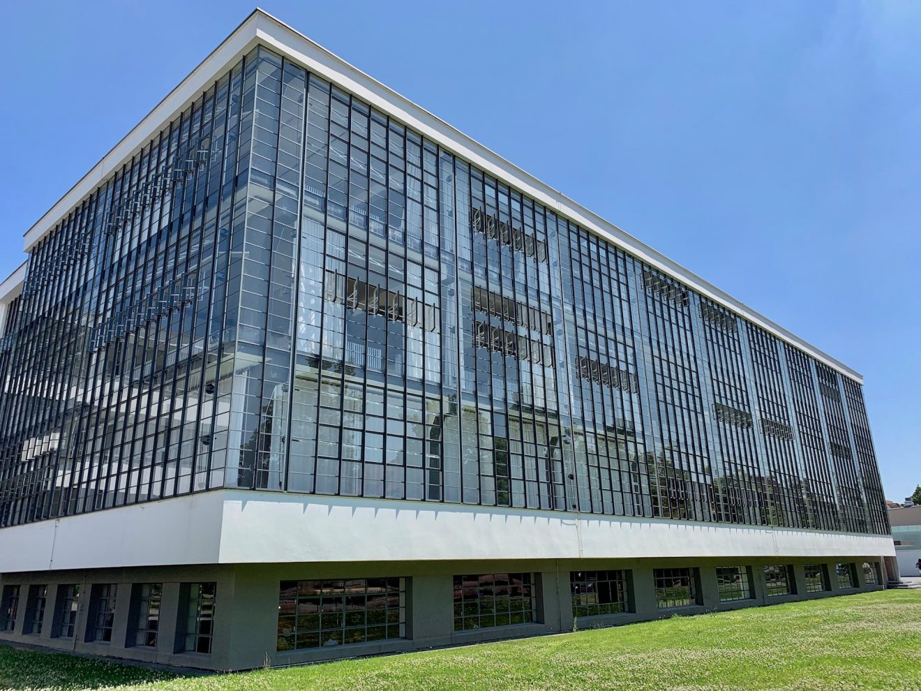 Connecting the best of Bauhaus by rail • Railtripping