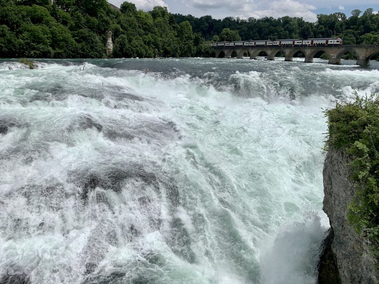 Per trein naar de bron van de Rijn • Railtripping
